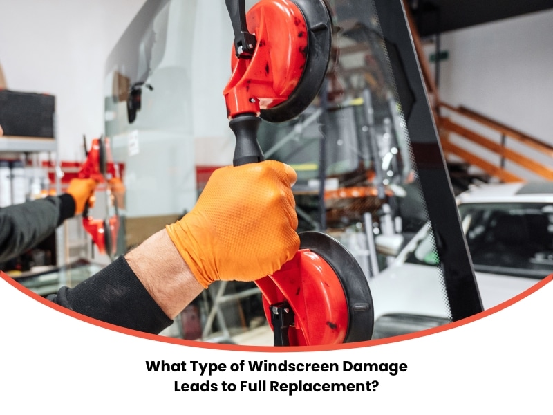 Windscreen Damage Signs That Require Complete Replacement